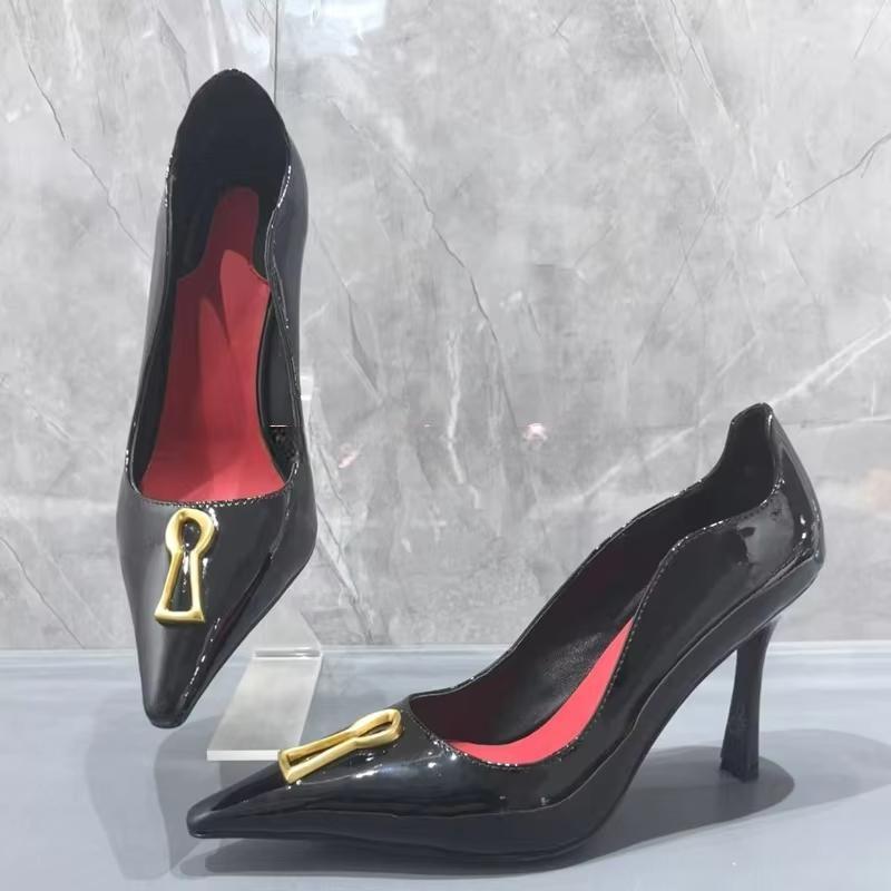 Golden Keyhole Black Velvet Women Pumps – PDPDZ-Fashion shoe store!